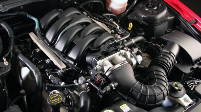 What is a V8 Engine? How It Powers Your Car - Ask My Auto