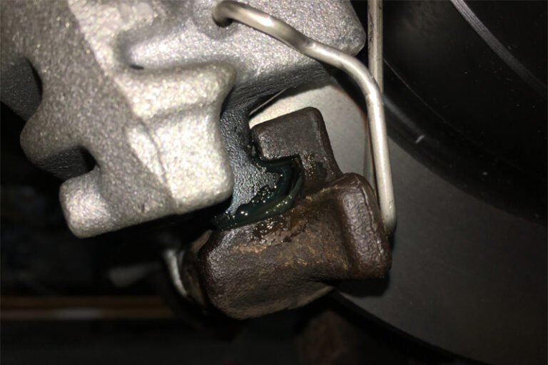 Brake Pad Squealer Location : The Secret to Avoiding Expensive Repairs ...